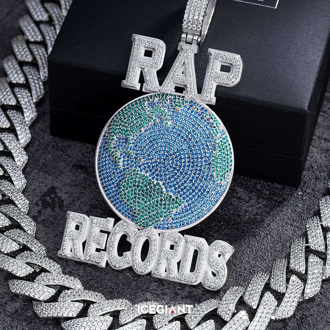Pendant logo store